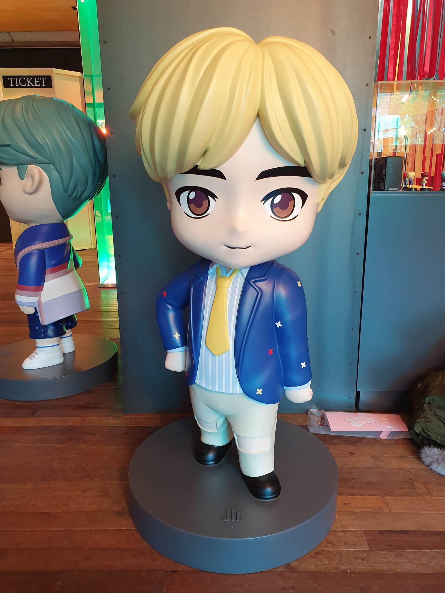 Tarikan baru ke Seoul: ‘House of BTS’ mini yang dikelilingi patung ...