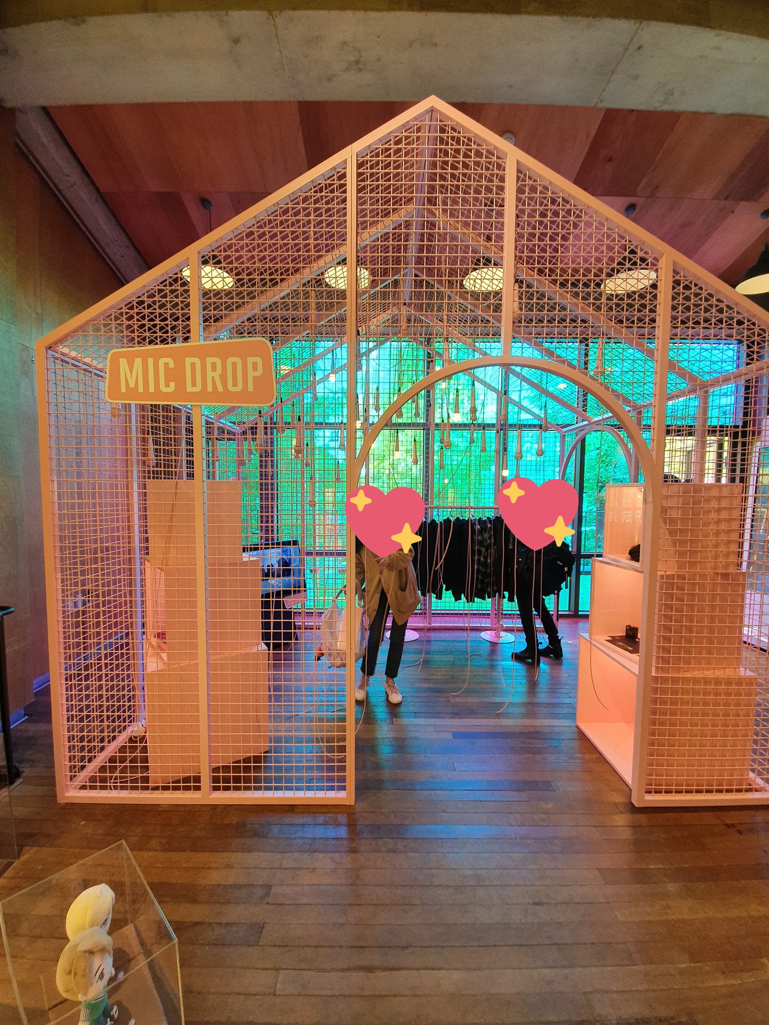 Tarikan baru ke Seoul: ‘House of BTS’ mini yang dikelilingi patung ...